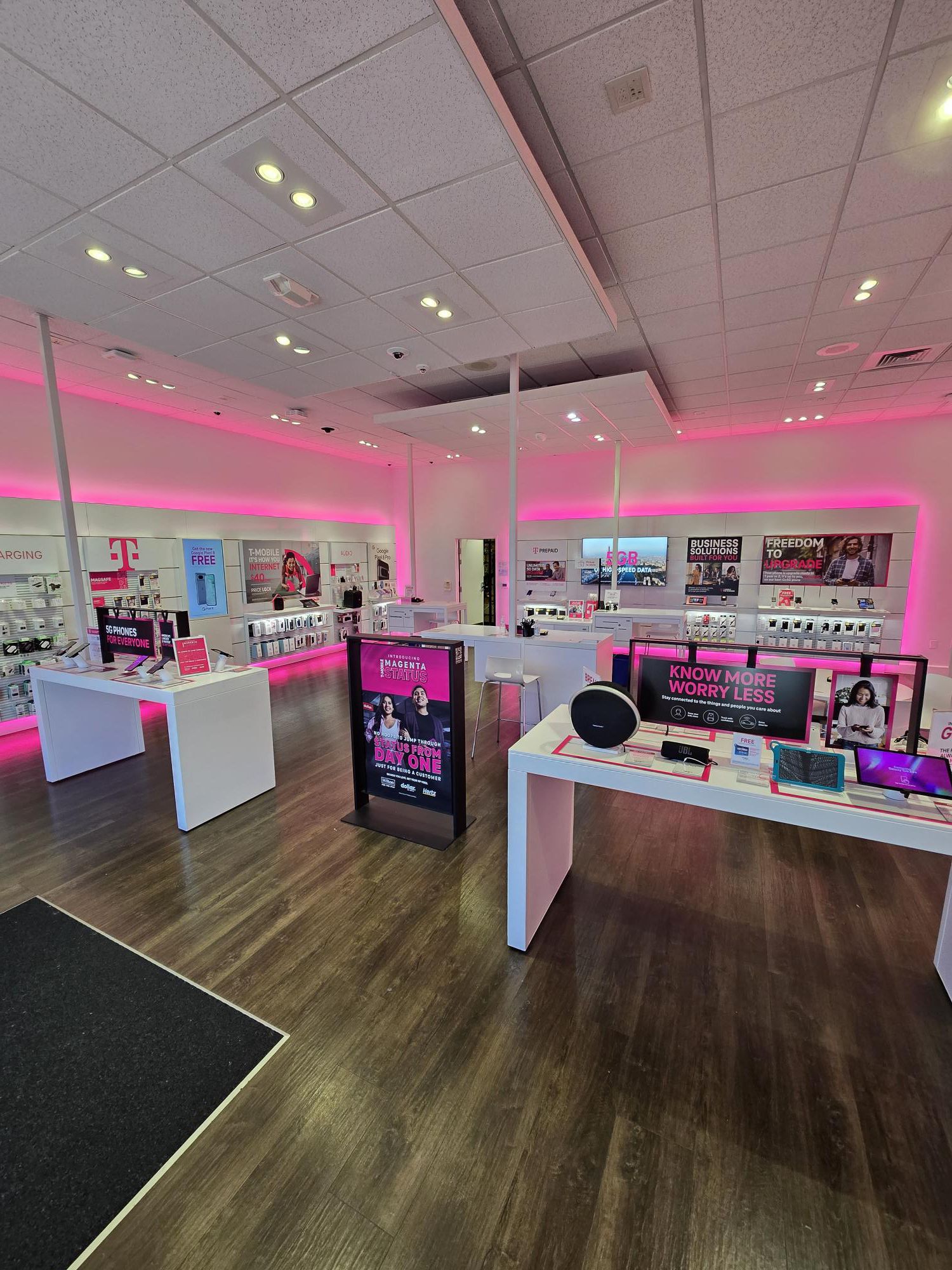T-Mobile Tanasbourne: Neighborhood Store in Hillsboro, OR