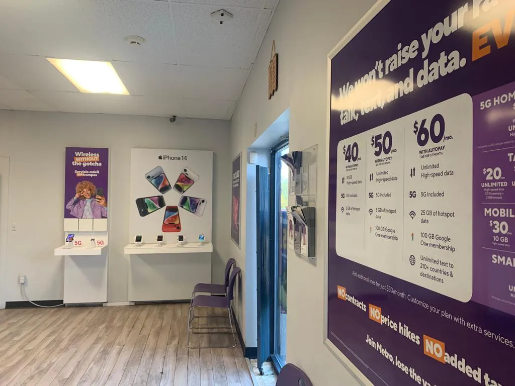 Metro by T-Mobile 4180 W Broadway Ave | Robbinsdale, MN