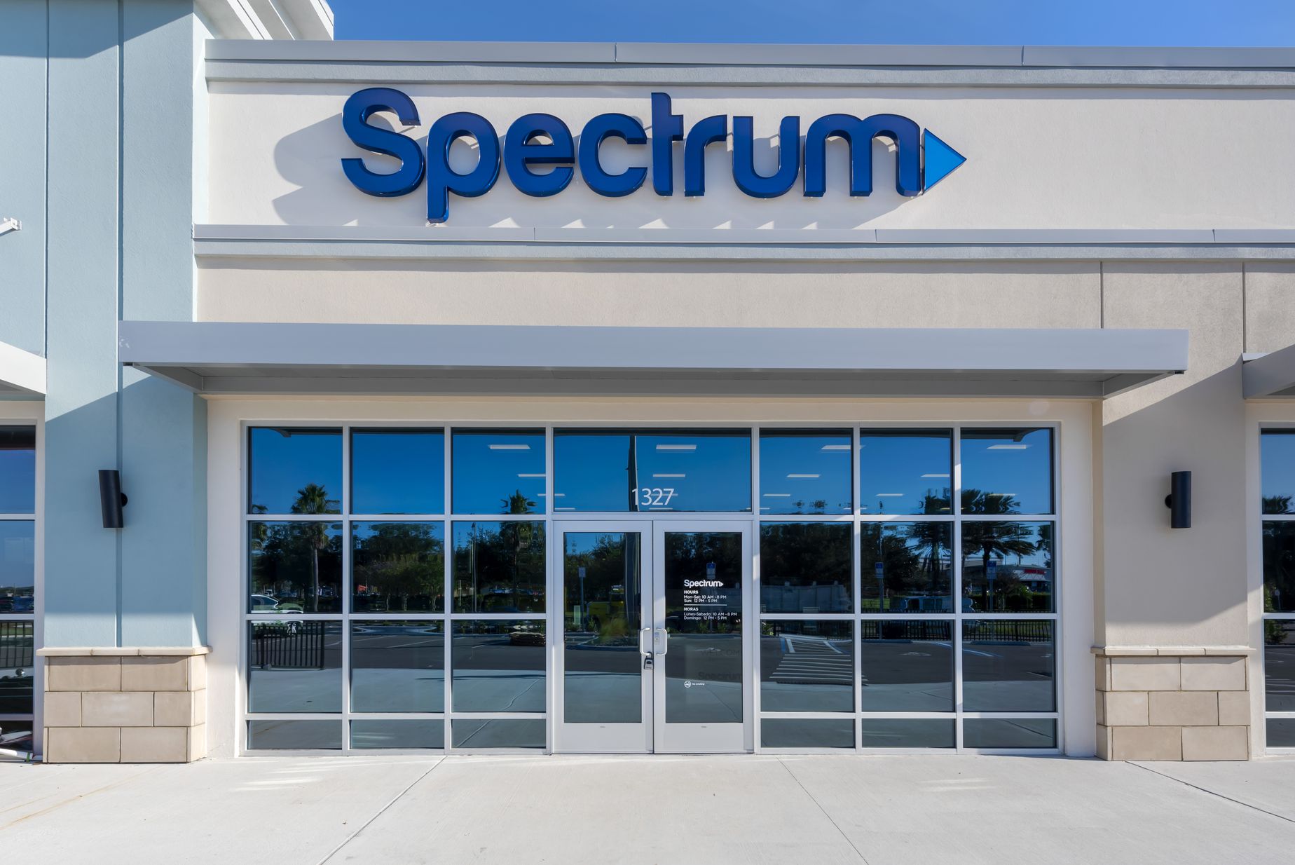 1327 Posner Blvd, Davenport, FL – Spectrum Store