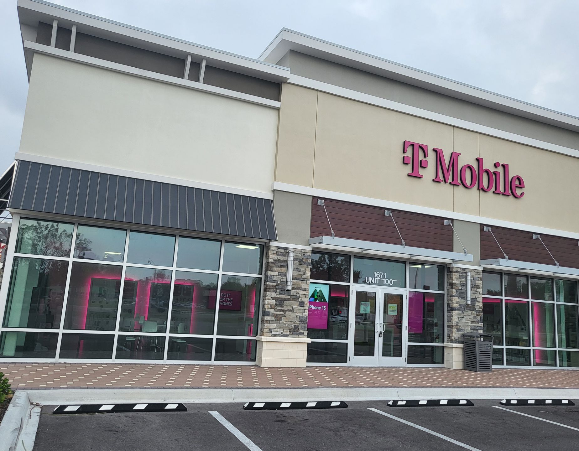 T-Mobile Jacaranda Plaza: Neighborhood Store in Venice, FL
