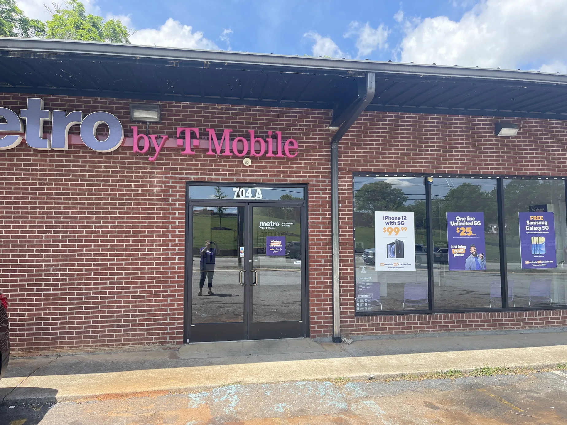 Metro by T-Mobile 704 Easley Bridge Rd | Greenville, SC