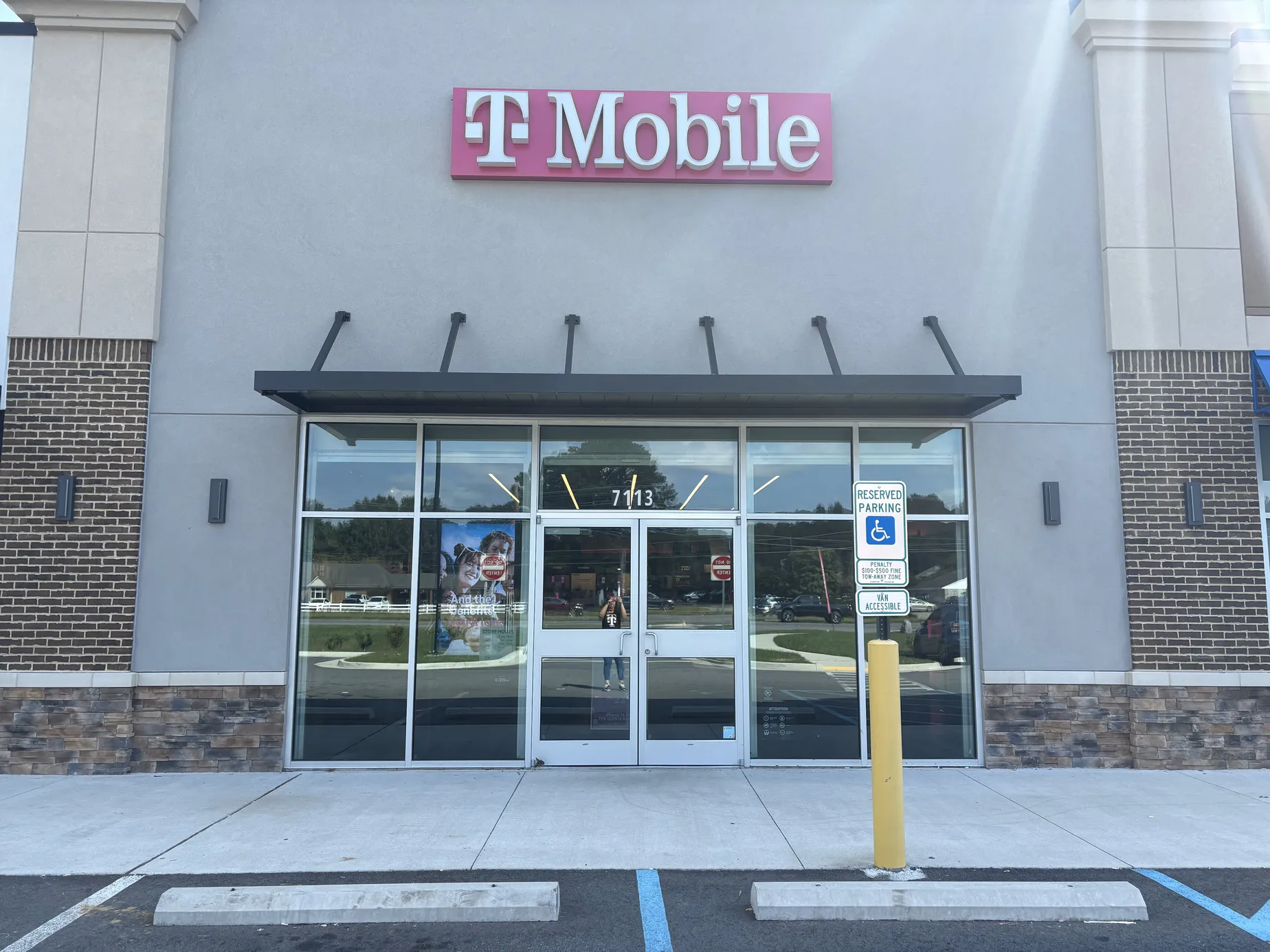 T-Mobile Shoppes at Gloucester | Gloucester, VA