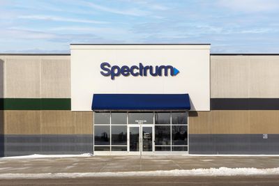 1700 17th St NW, Austin, MN – Spectrum Store