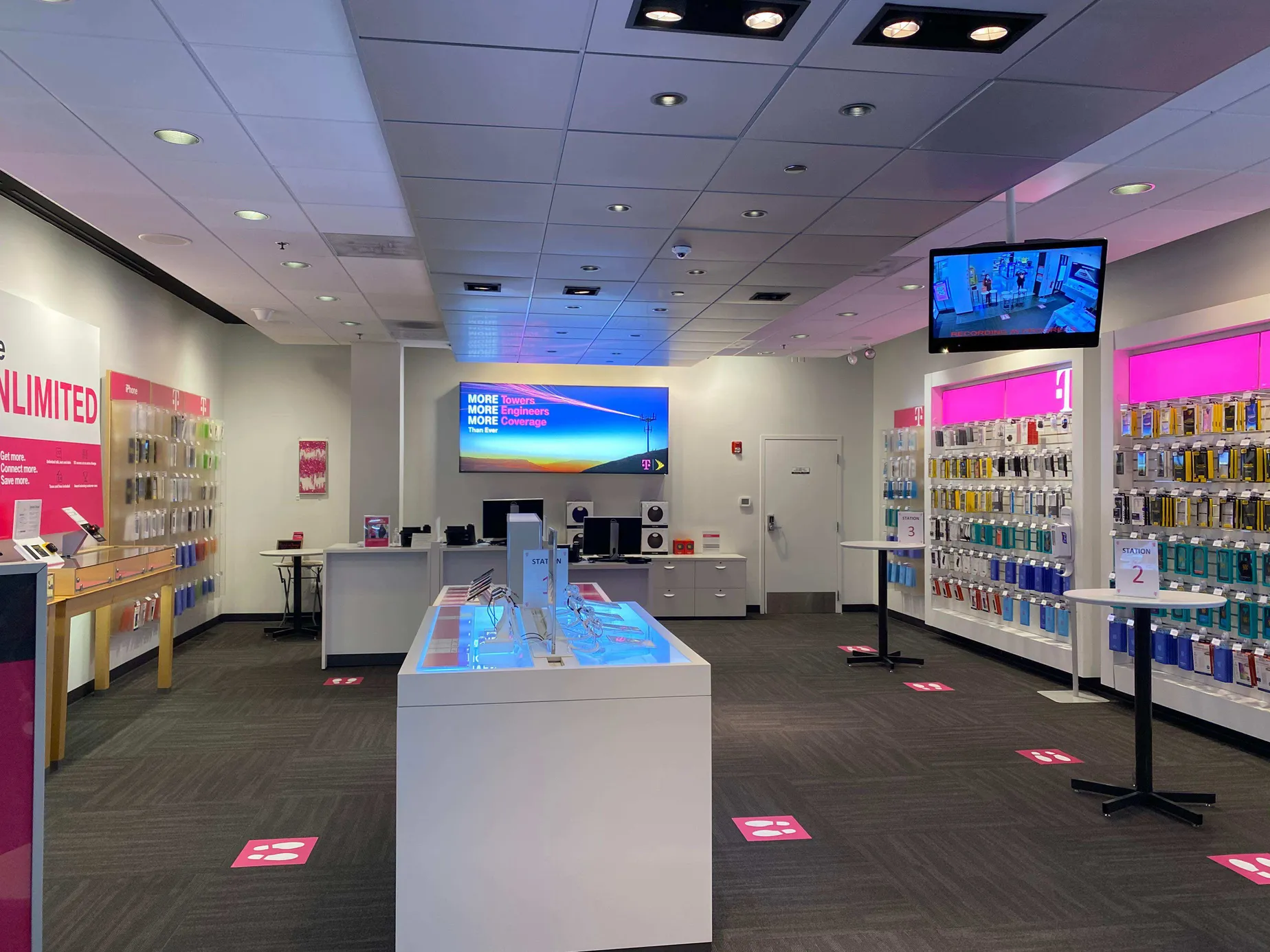 T-Mobile Harlem Irving Plaza | Norridge, IL