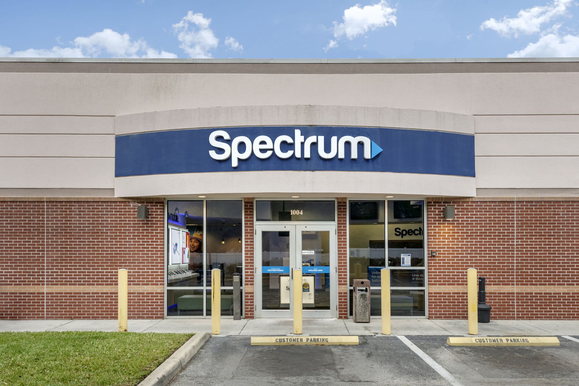 1004 US Hwy 92 W, Auburndale, FL – Spectrum Store