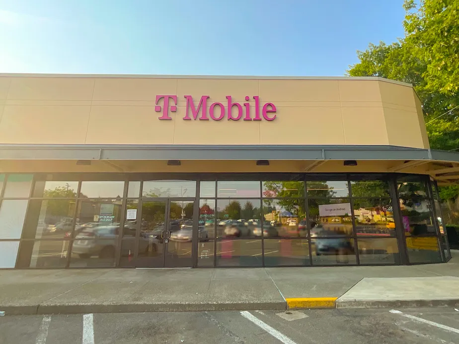 T-Mobile Rainier Ave S & S Andover St | Seattle, WA