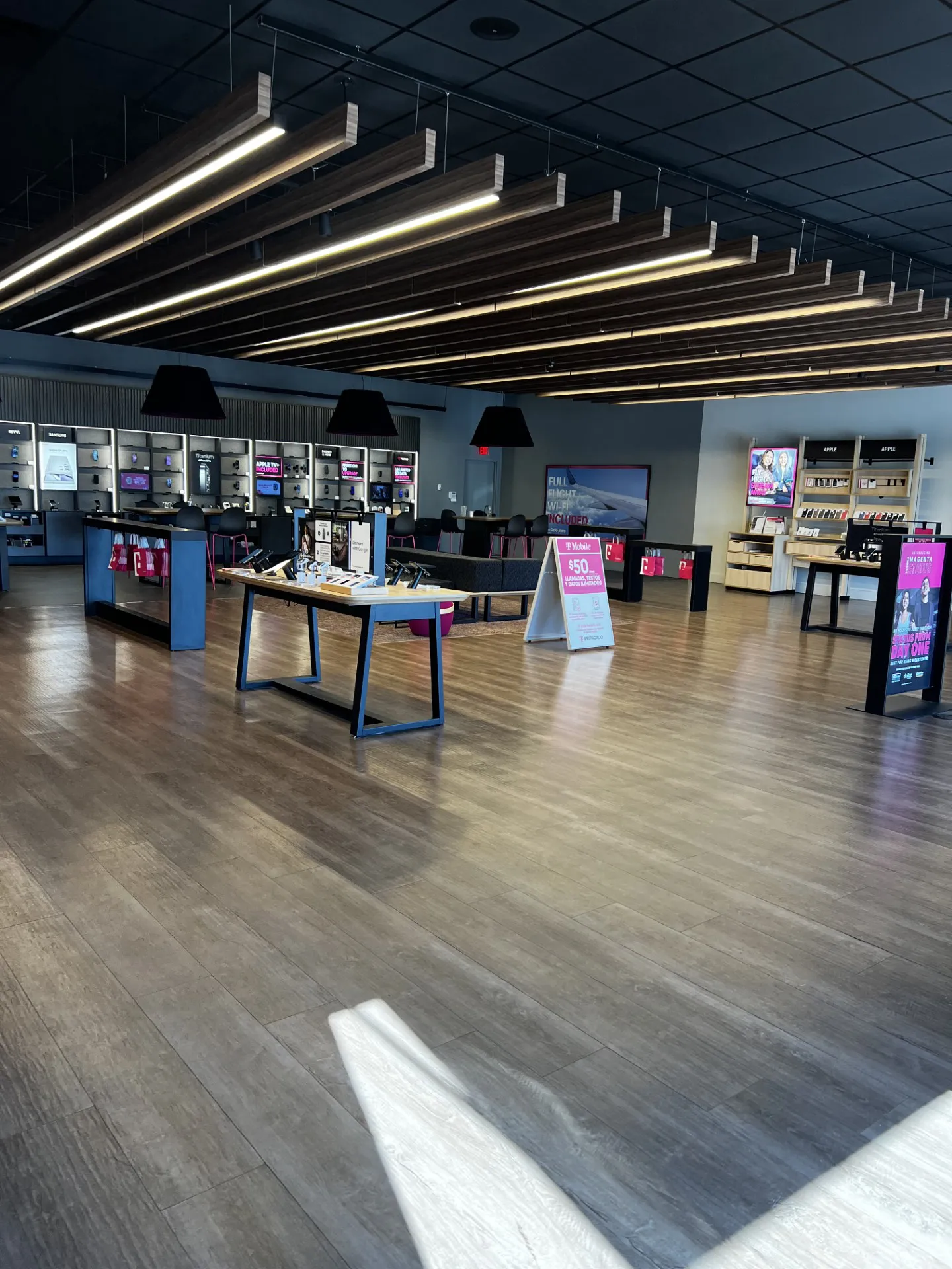 T-Mobile 72nd & Cicero | Chicago, IL