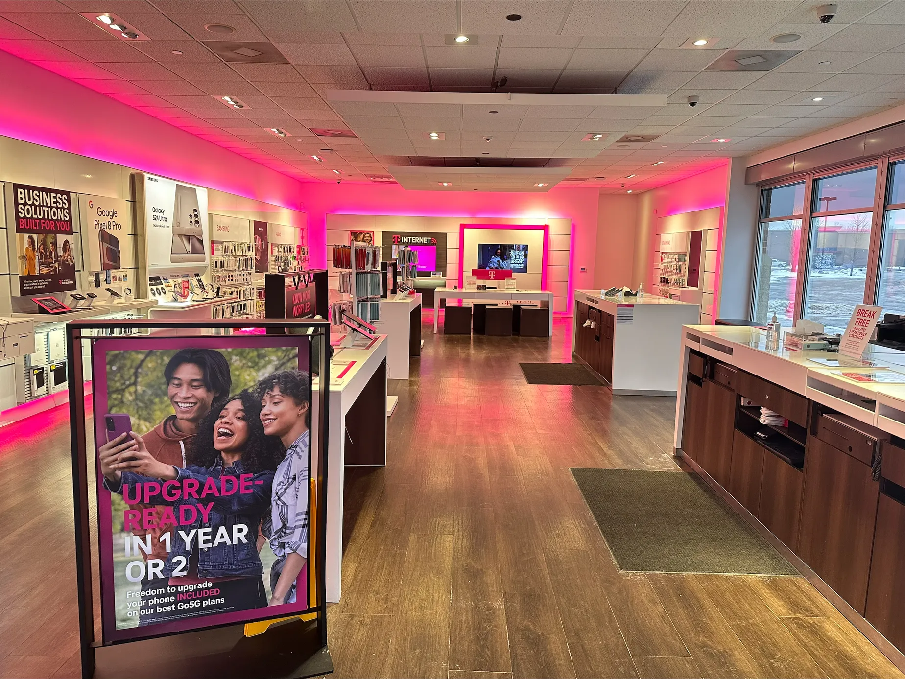 T-Mobile M-39 & Outer Dr | Allen Park, MI