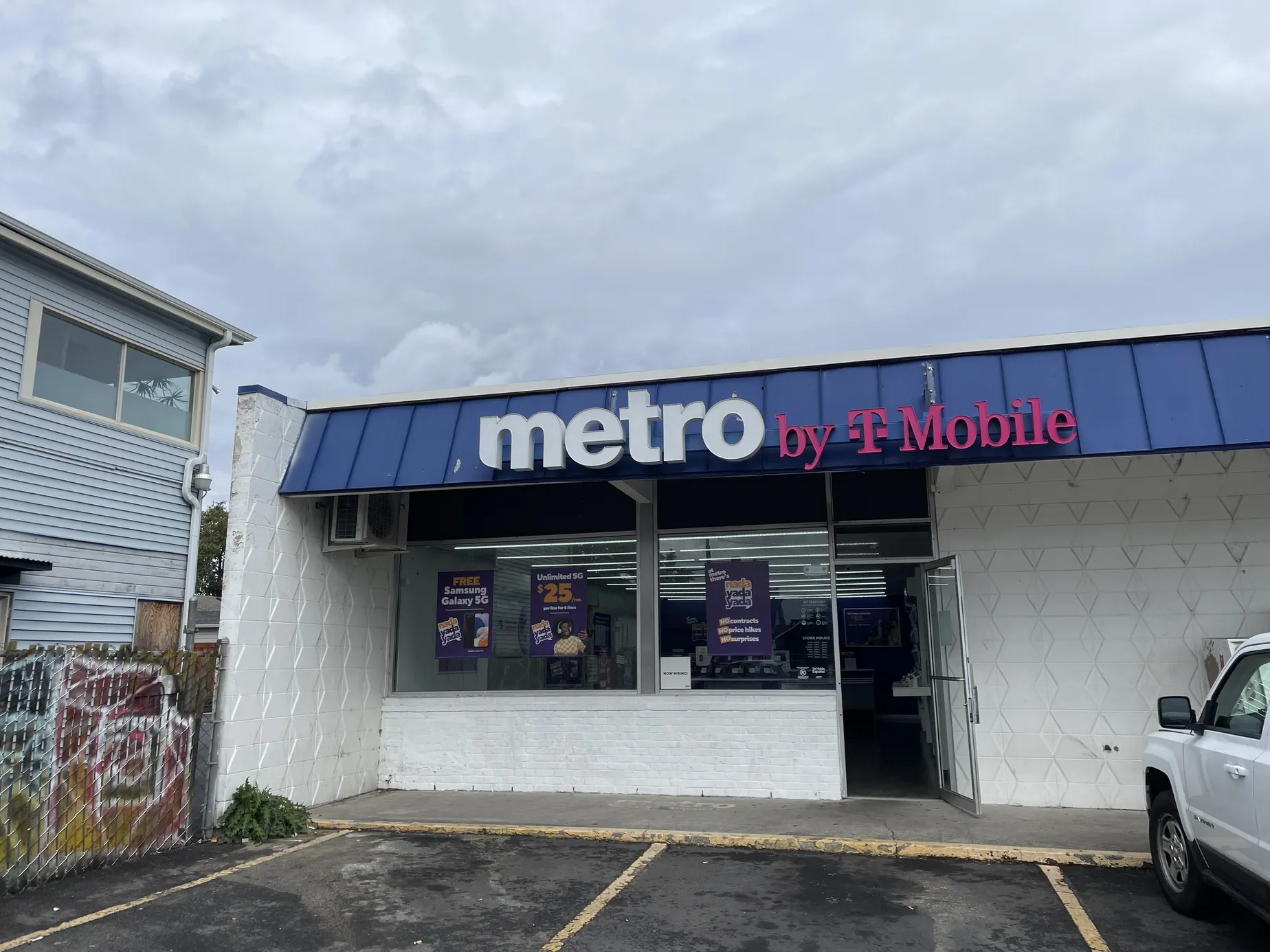 Metro by T-Mobile 7831 NE Glisan St | Portland, OR