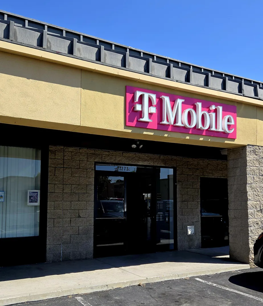 T-Mobile Tustin & Katella | Orange, CA