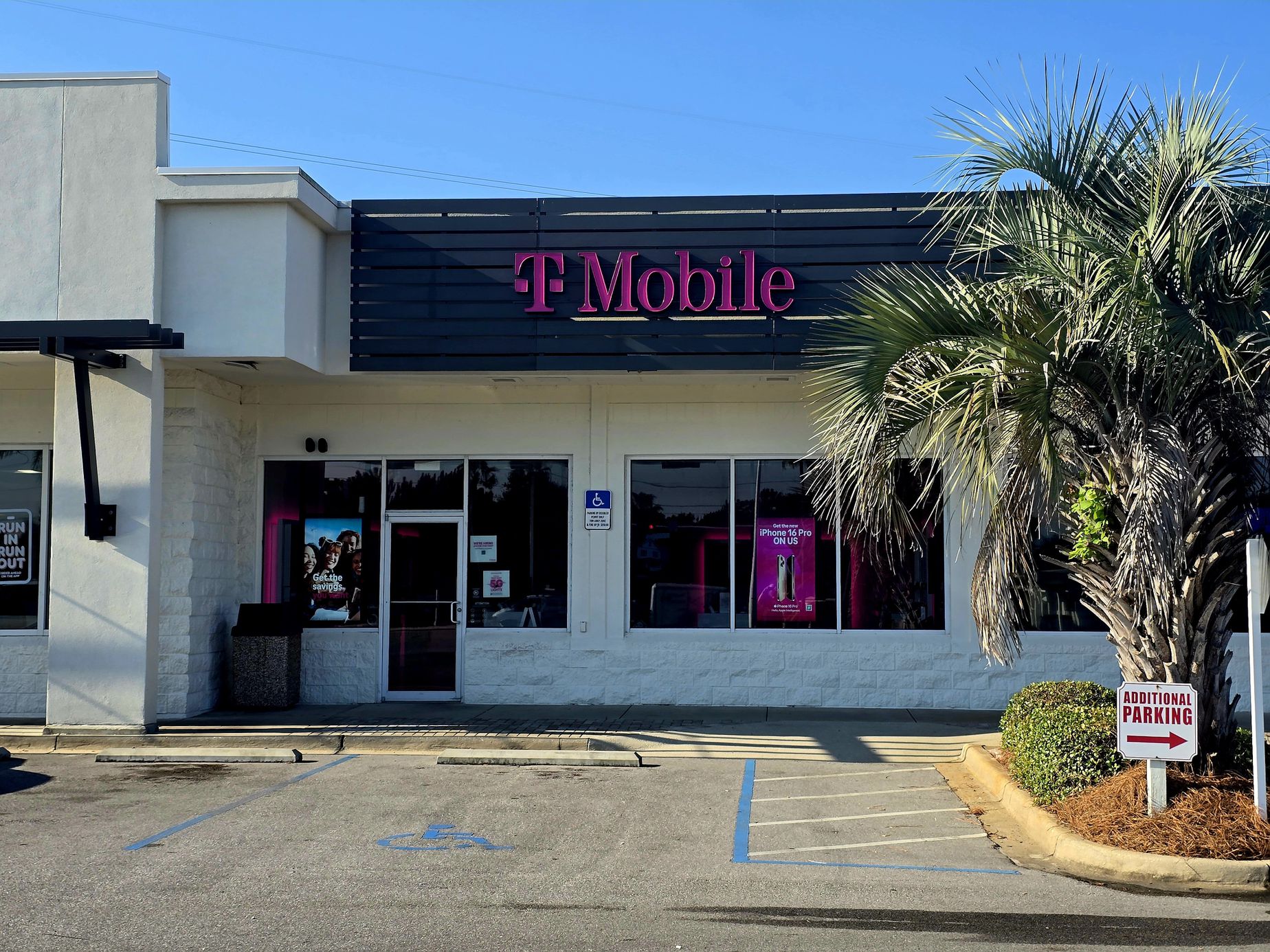 T-Mobile US 98 & South Shore Dr: Neighborhood Store in Miramar Beach, FL