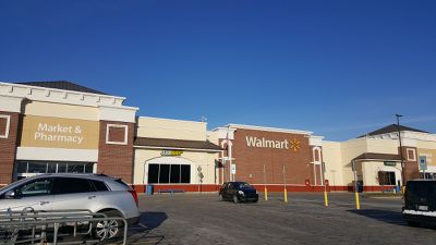 Boost Mobile dentro de Walmart en 25 Northridge Commons Pkwy ...