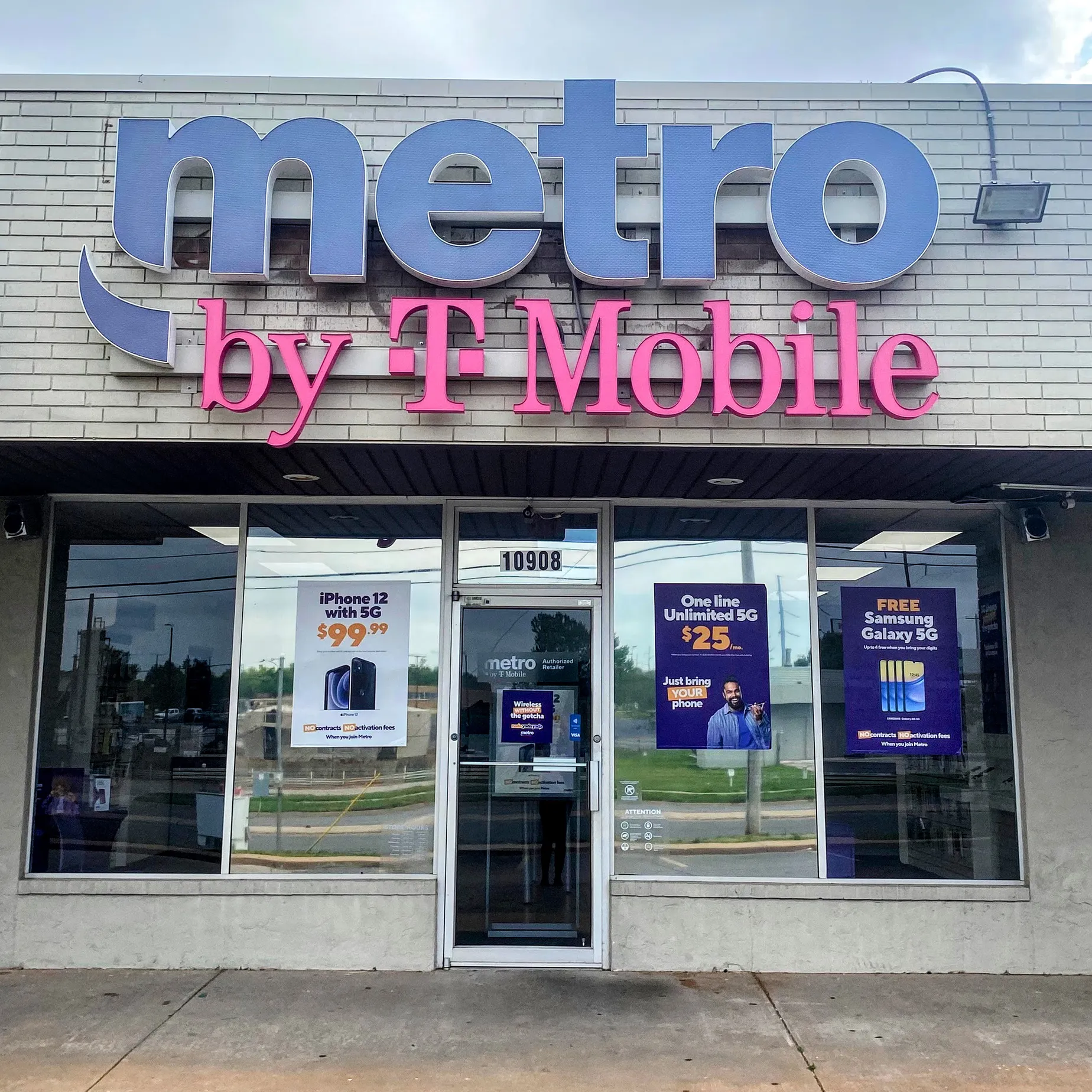 Metro by T-Mobile 10908 N Pennsylvania Ave | Oklahoma City, OK