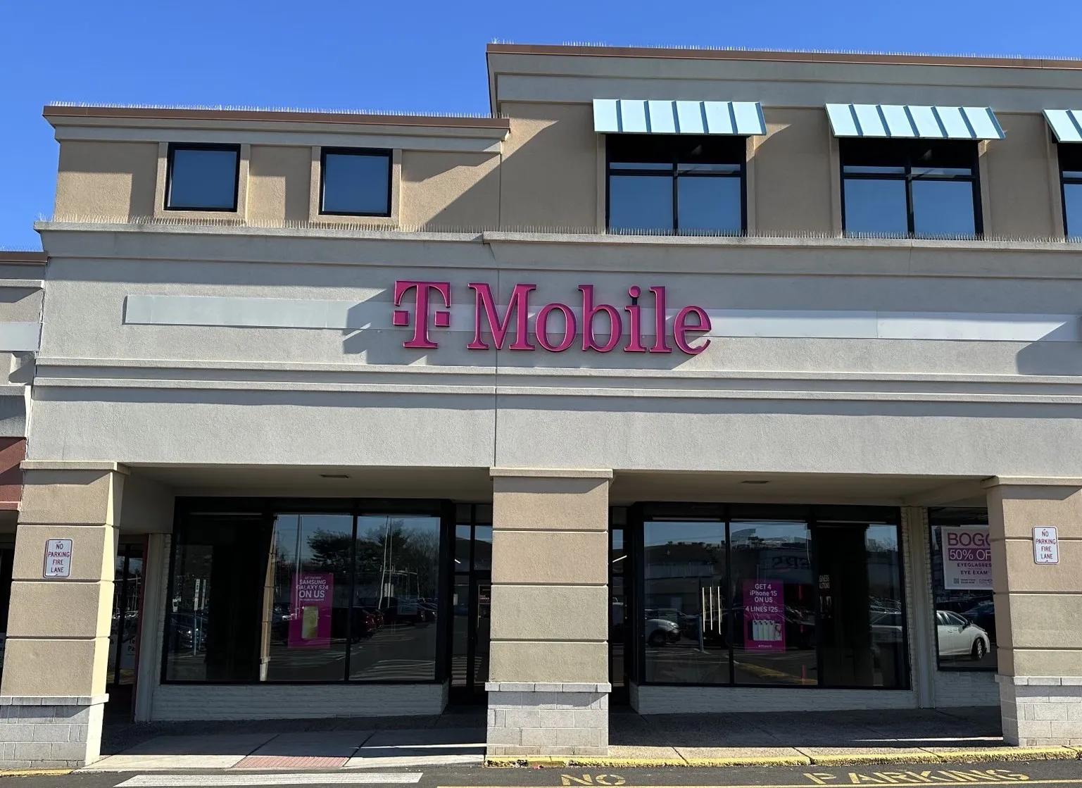 T-Mobile Brookwood Shopping Center | Bensalem, PA