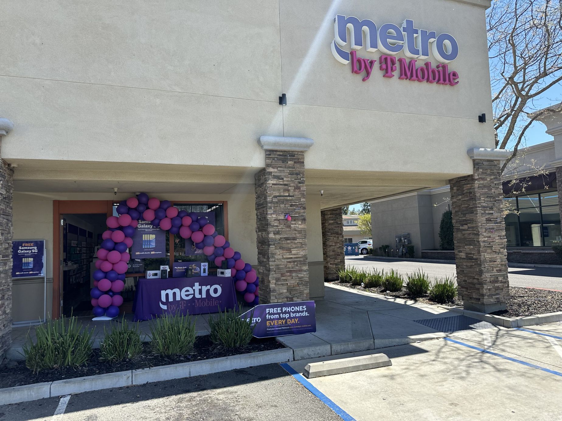 Metro by T-Mobile 2750 N Texas St | Fairfield, CA