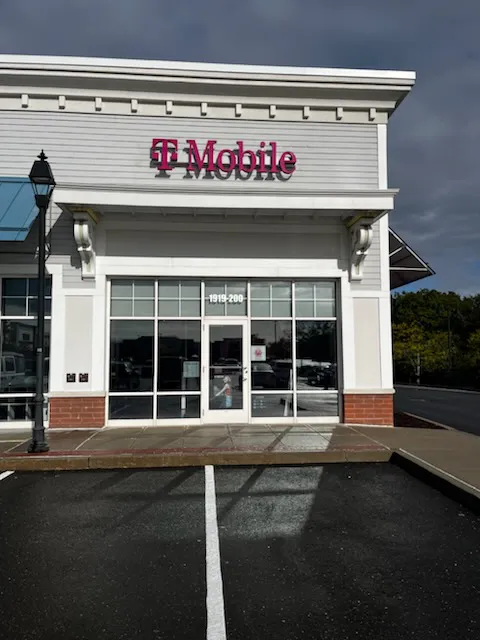 T-Mobile Guilford Commons | Guilford, CT