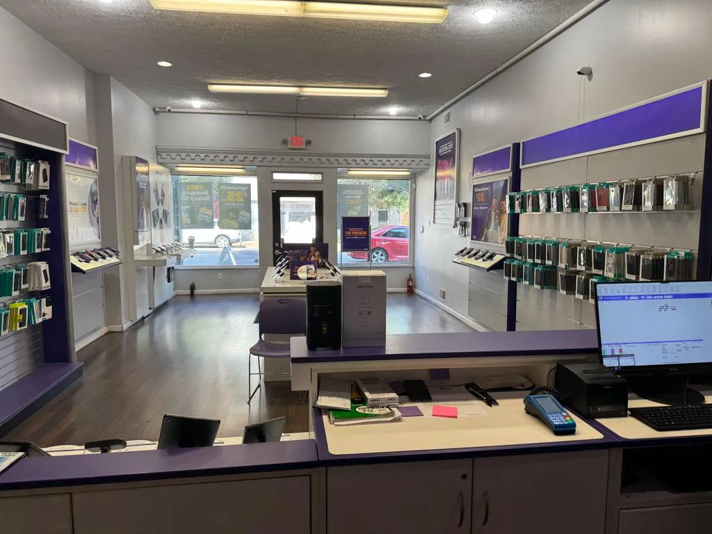 Metro by T-Mobile 230 E 8th Ave | Homestead, PA