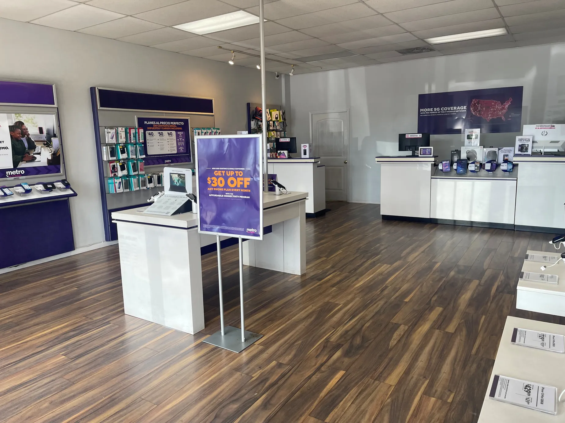 Metro by T-Mobile 6701 N Tryon St | Charlotte, NC