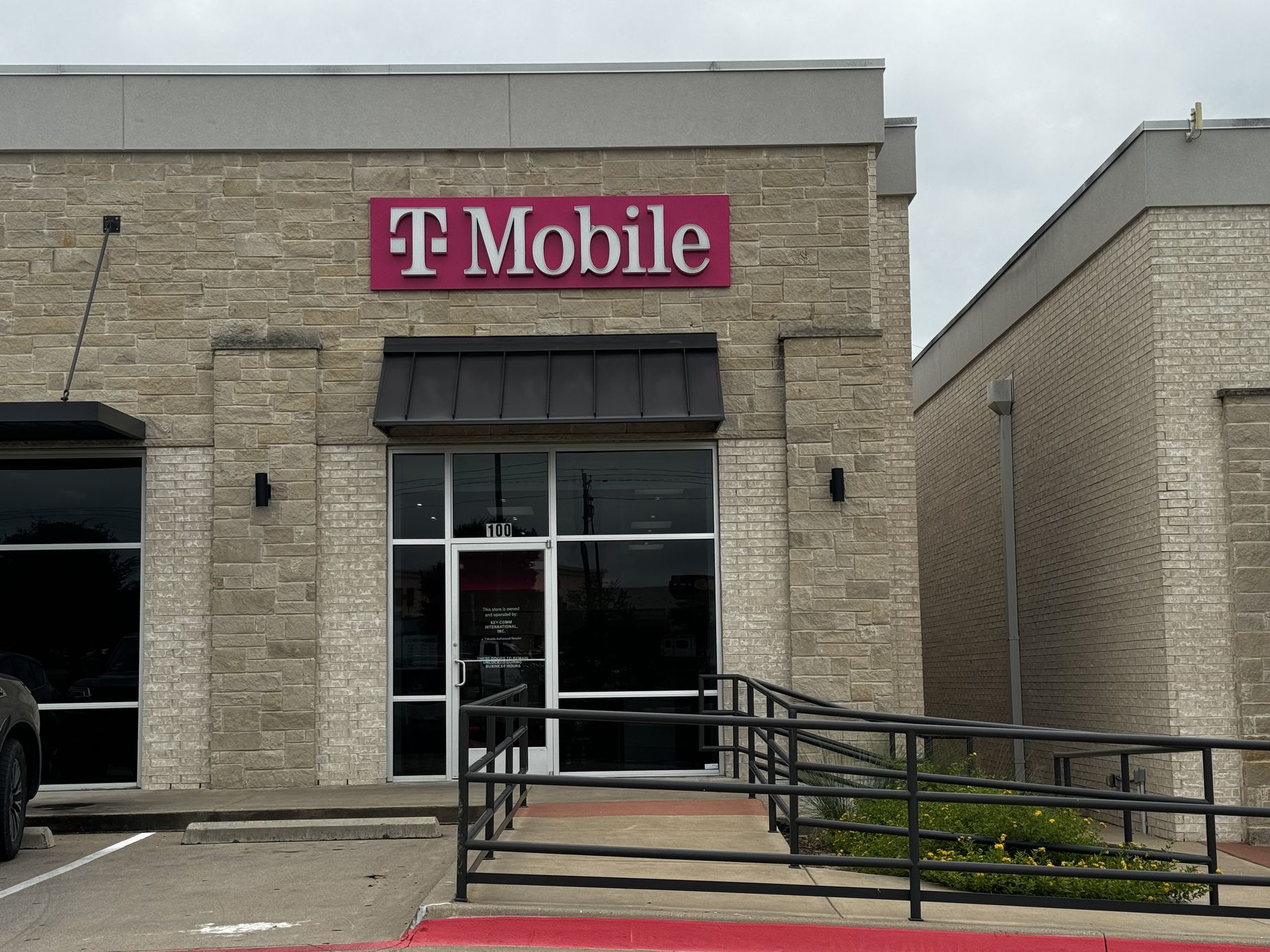 T-Mobile Sh 377 & Acton Hwy: Authorized Retailer in Granbury, TX