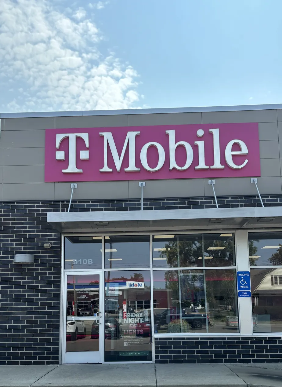 T-Mobile Main & Gould | Owosso, MI