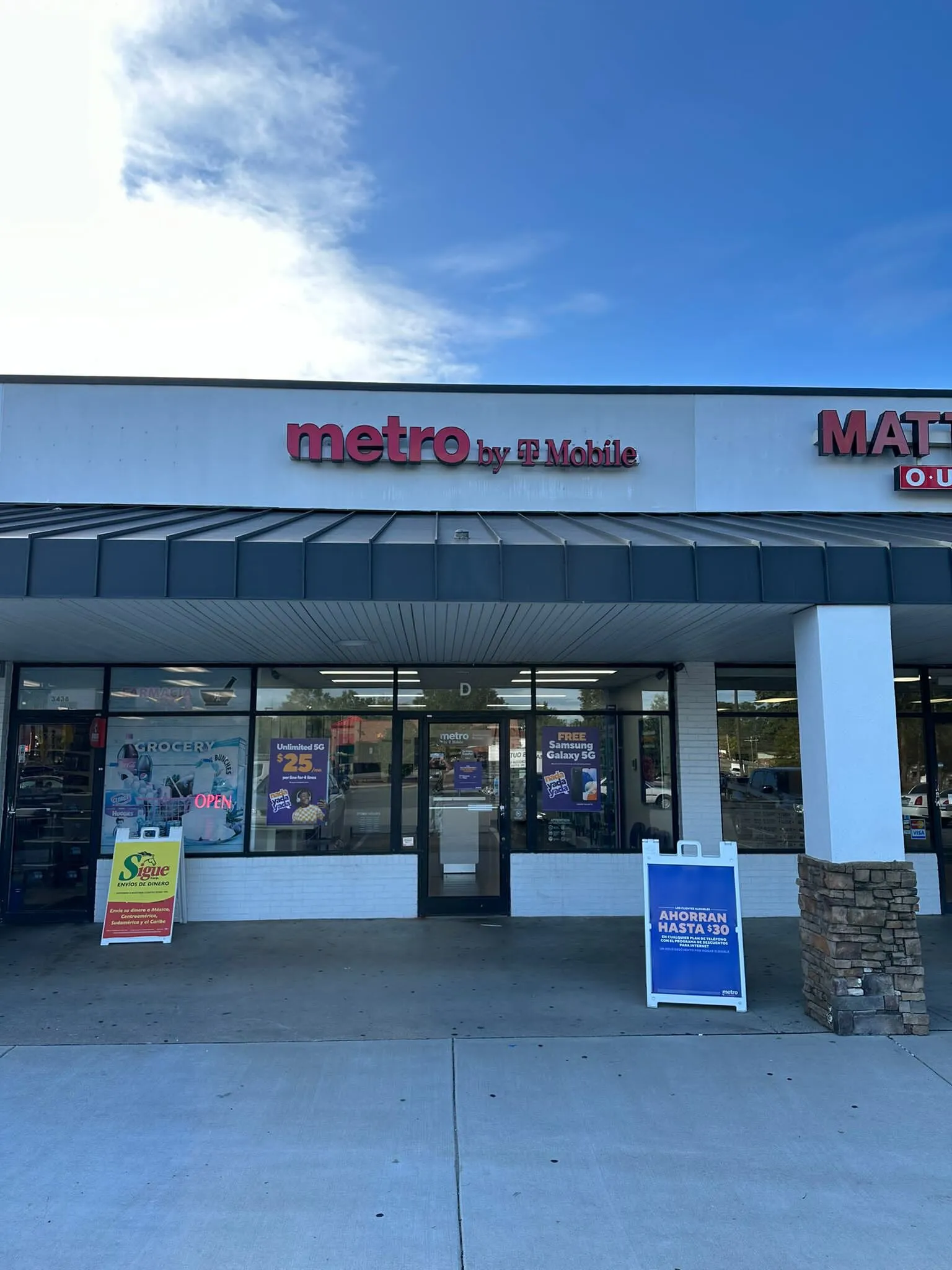 Metro by T-Mobile 3438 Hillsborough Rd | Durham, NC