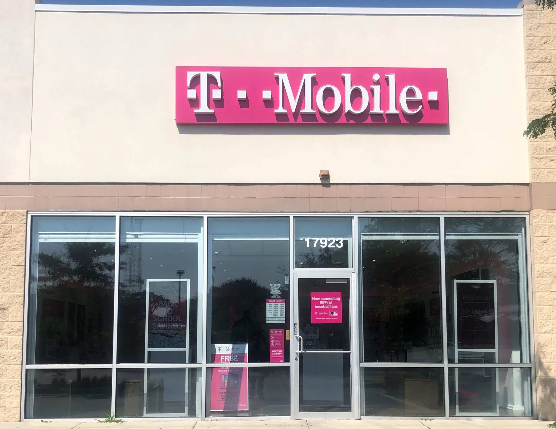 T-Mobile Halsted & Ridge | Homewood, IL