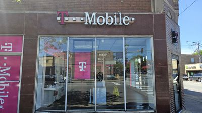T-Mobile 106th & Ewing: Authorized Retailer in Chicago, IL