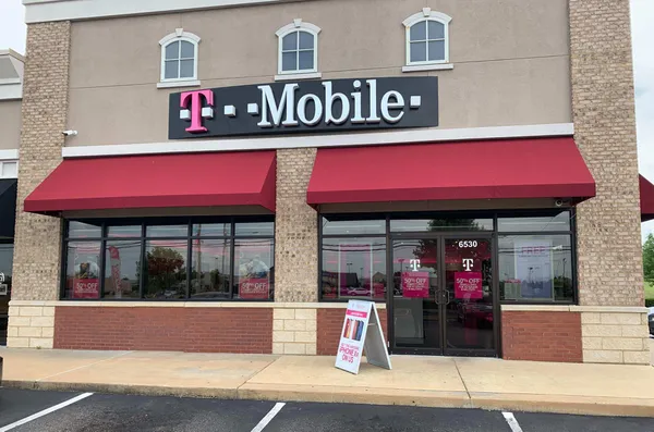 Smart Phones at T-Mobile Atlanta Hwy in Montgomery, AL