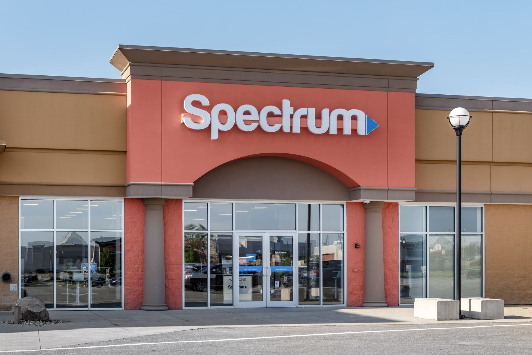 4450 Eastgate South Dr, Cincinnati, OH – Spectrum Store