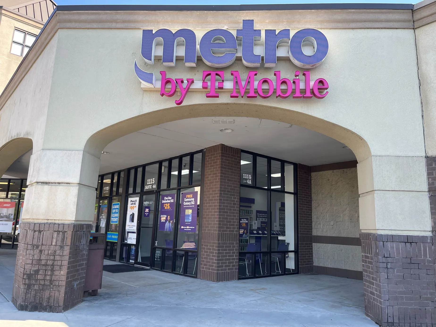 Metro by T-Mobile 1115 N Charles G Seivers Blvd | Clinton, TN