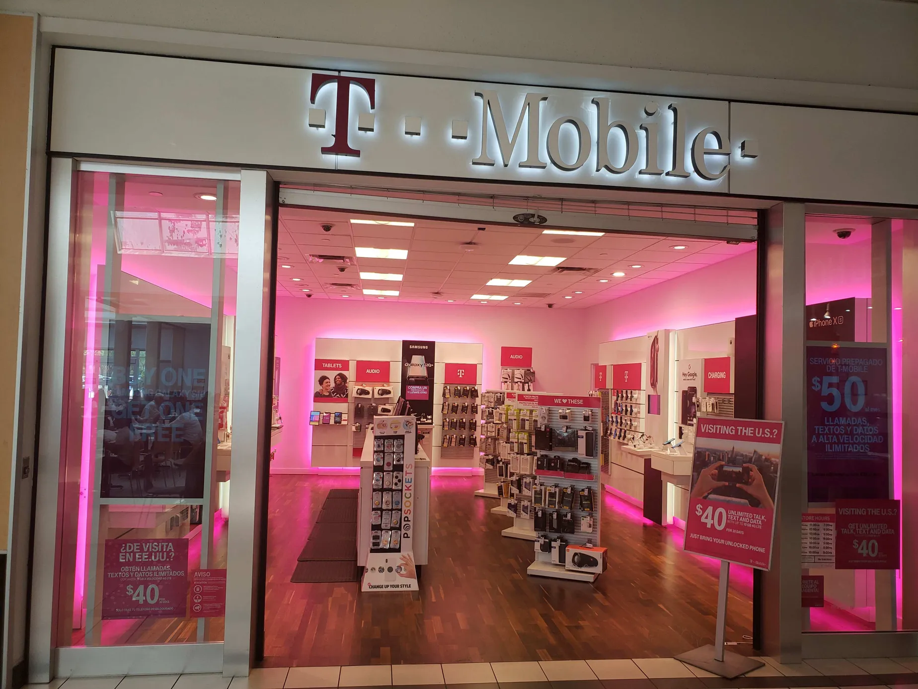 T-Mobile Miami International Mall | Miami, FL