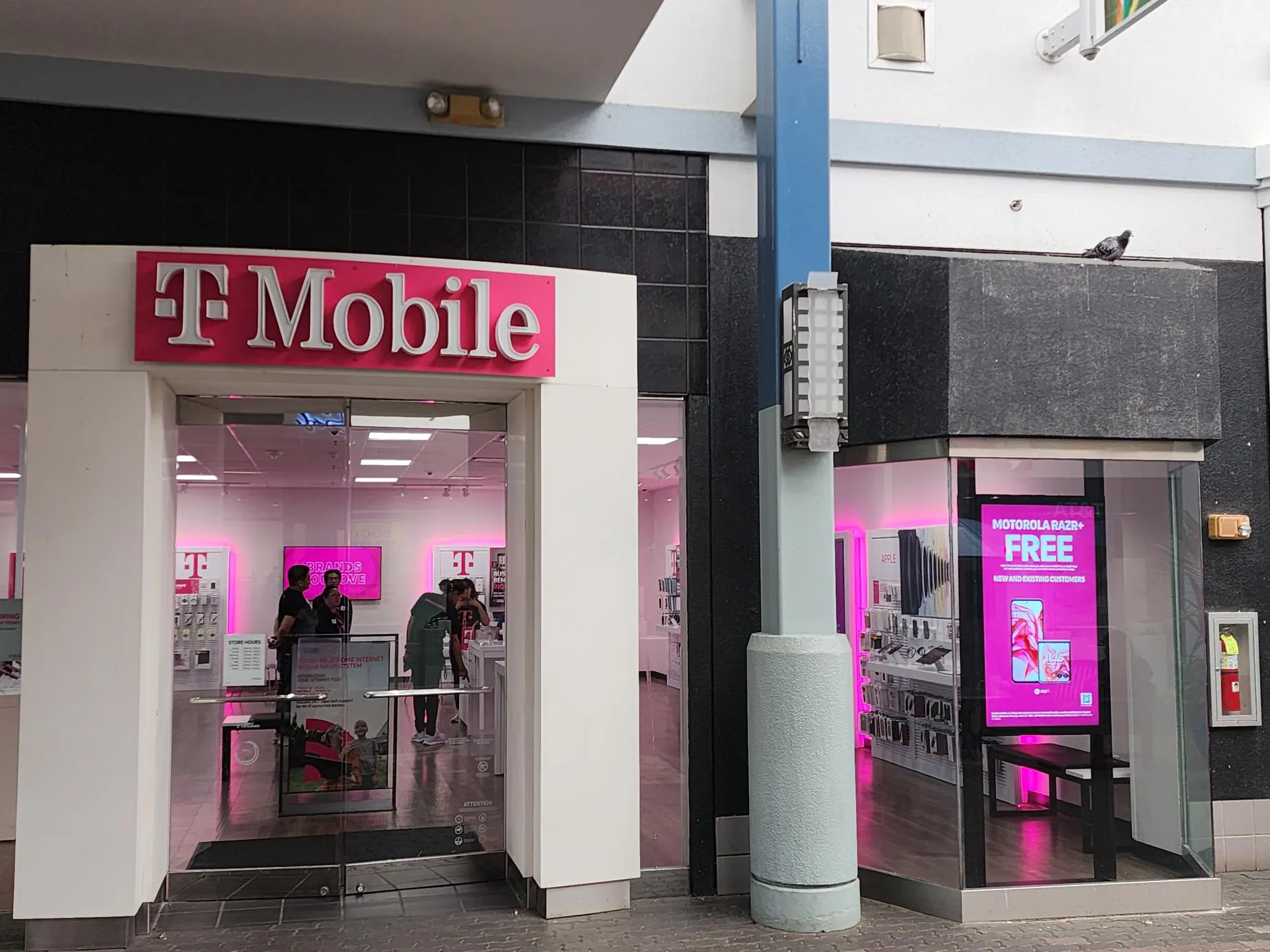 T-Mobile Queen Kaahumanu Center | Kahului, HI