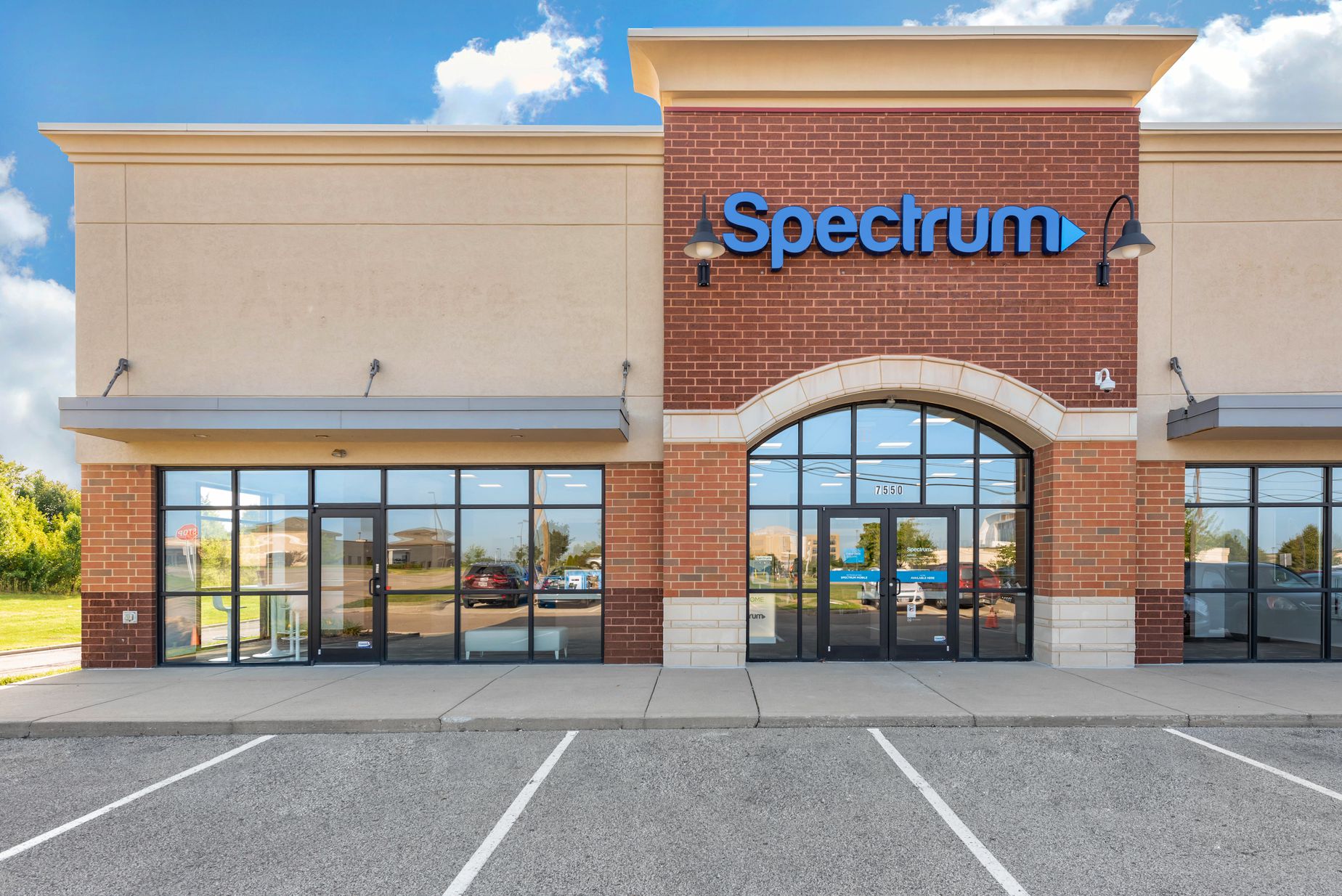 7550 Voice of America Center Dr, West Chester, OH – Spectrum Store