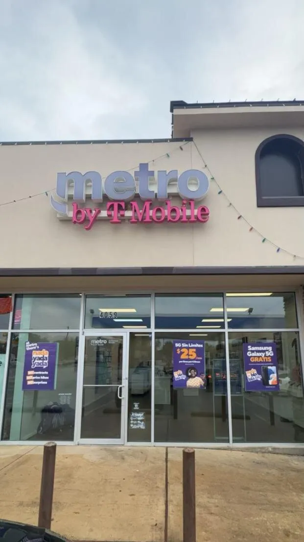 Metro by T-Mobile 4059 Hemphill Street |FORT WORTH, TX