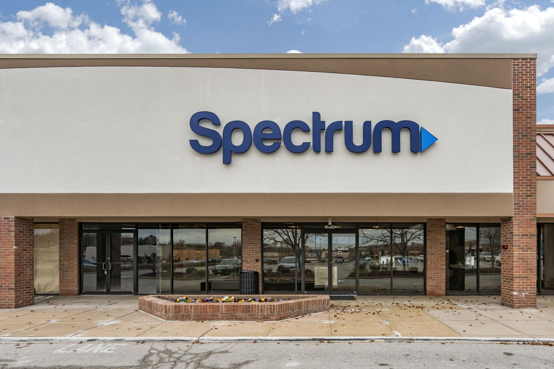 12244 St Charles Rock Rd, Bridgeton, MO – Spectrum Store