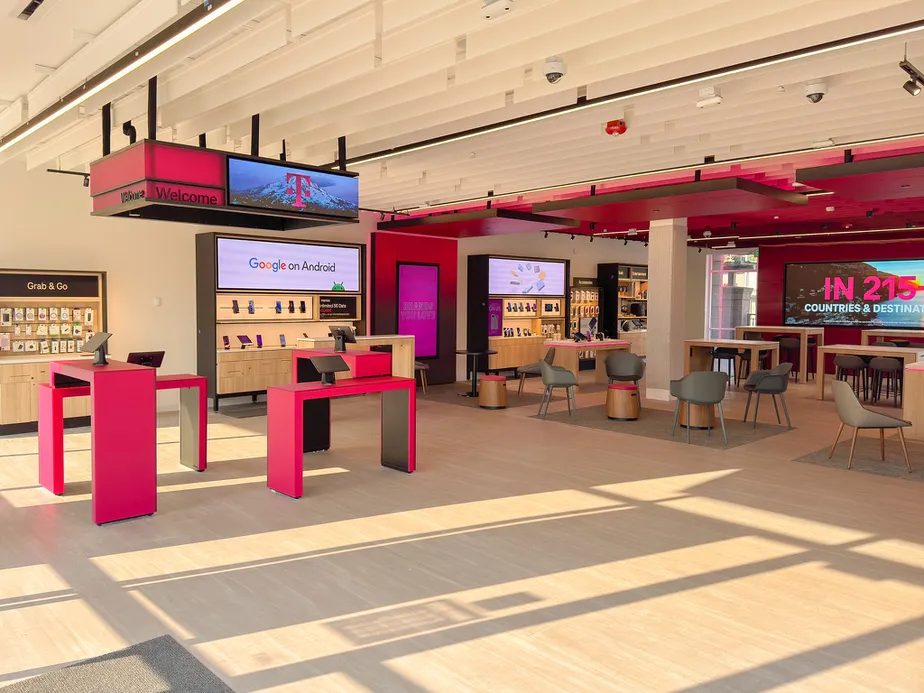 T-Mobile Factoria & SE 36th St | Bellevue, WA