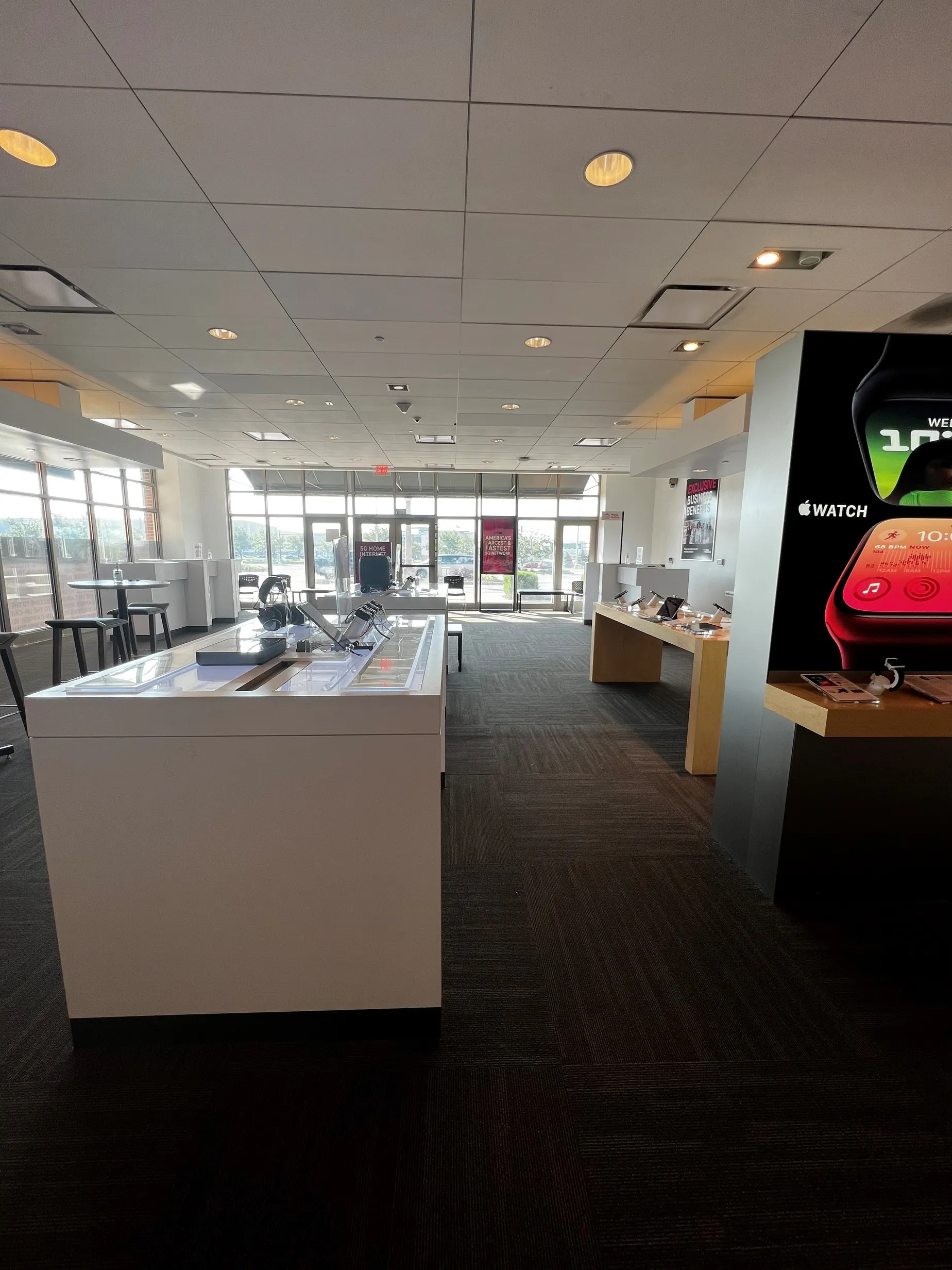 T-Mobile Legends Outlets | Kansas City, KS