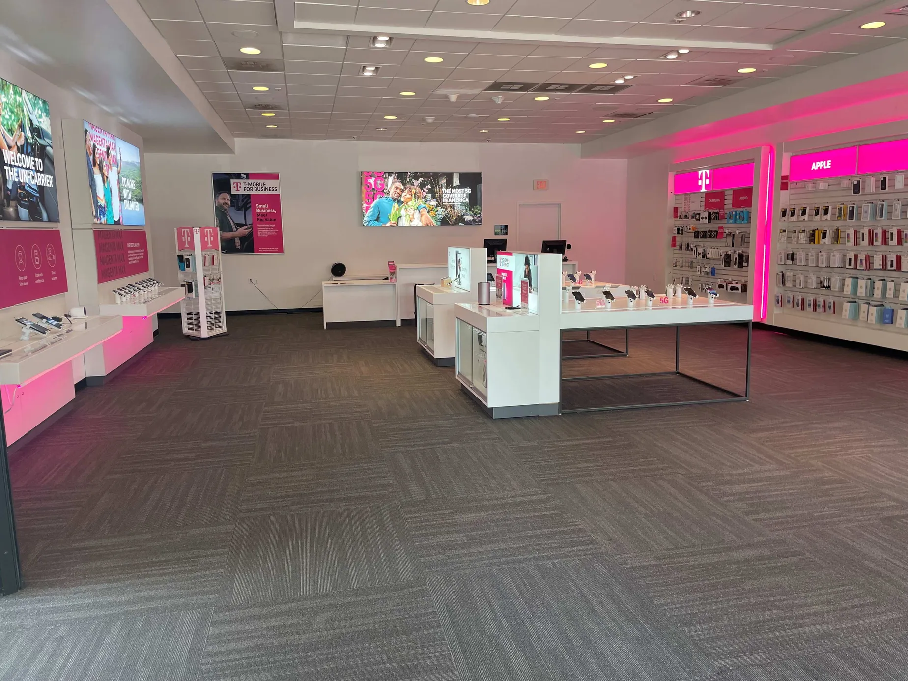 T-Mobile Dallas Pkwy & Trinity Mills Rd | Dallas, TX