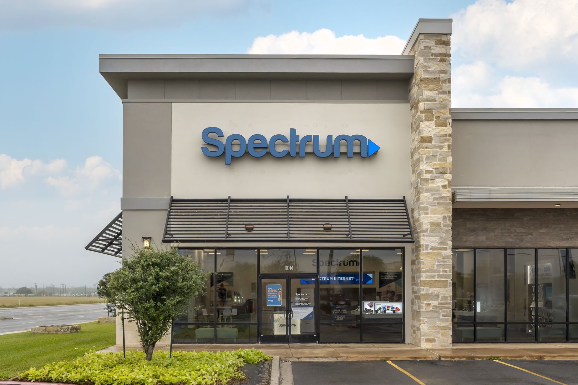 8001 North 10th St, Mcallen, TX – Spectrum Store