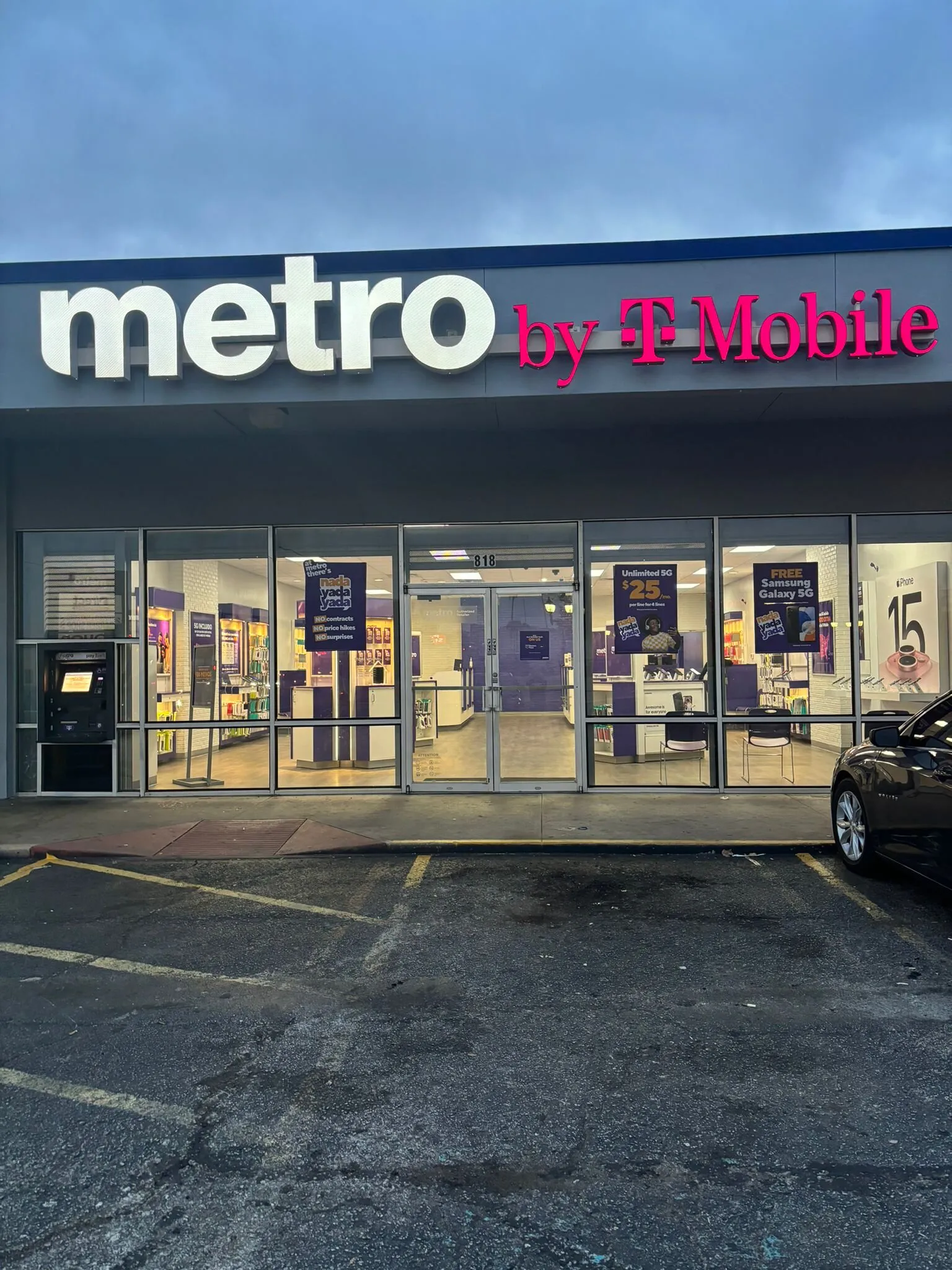 Metro by T-Mobile 818 E. Abram St | Arlington, TX