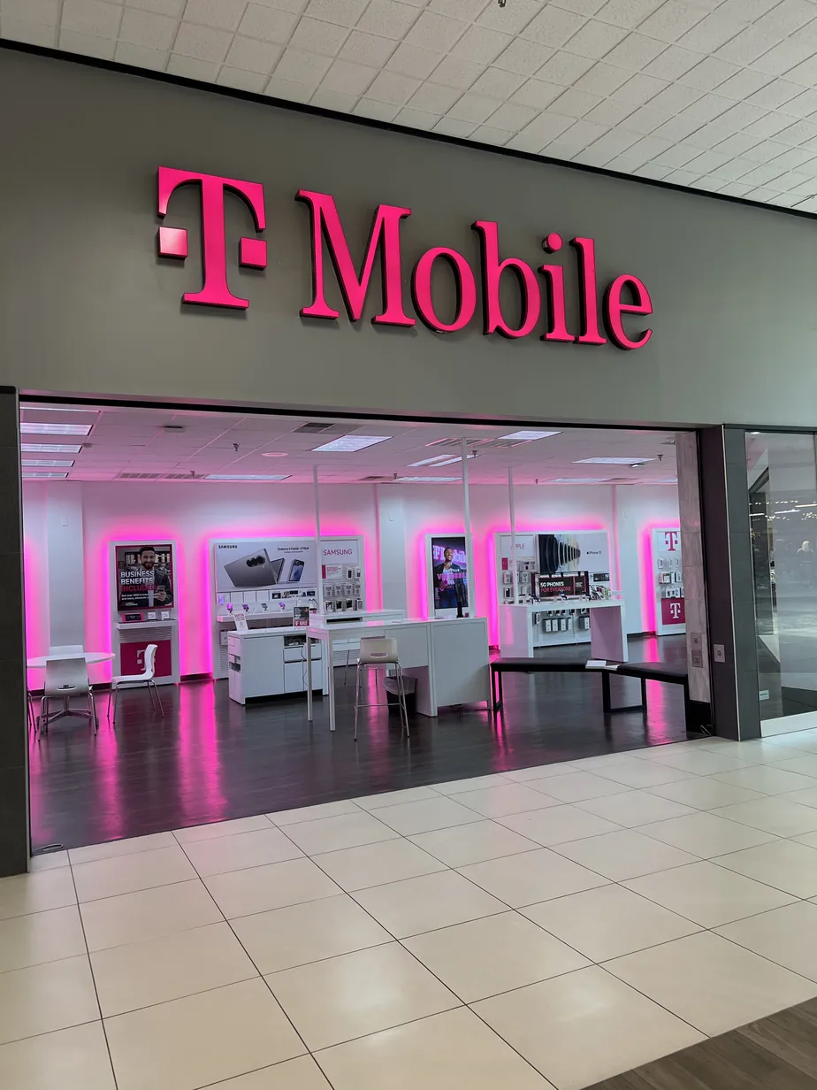 T-Mobile College Square | Morristown, TN