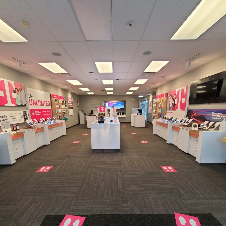 T-Mobile W College Ave & N Bluemound Dr | Appleton, WI