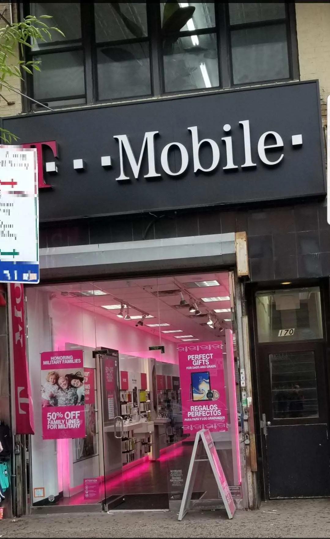 T-Mobile E 116th St & 3rd Ave | New York, NY