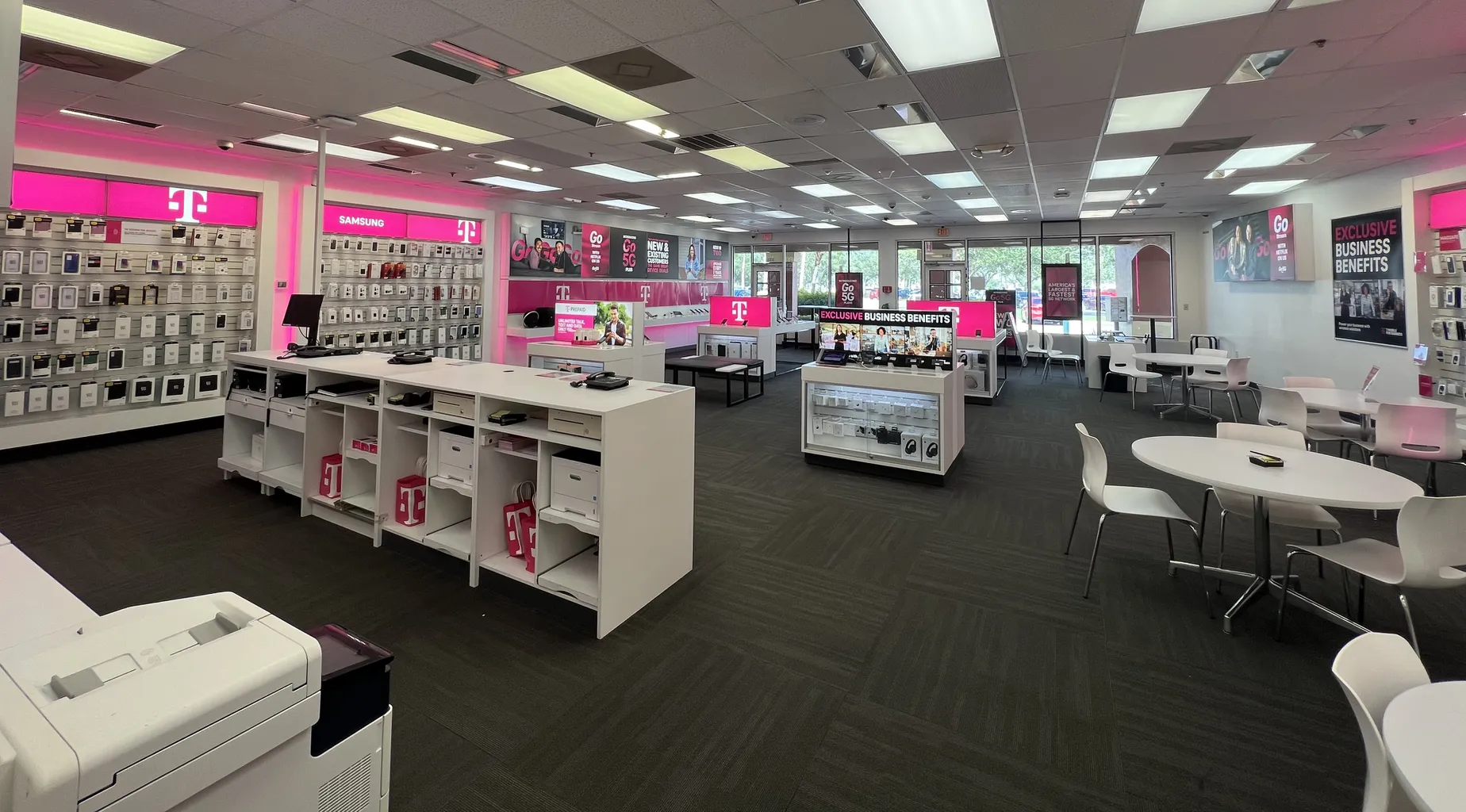T-Mobile Santa Barbara Centre | Cape Coral, FL