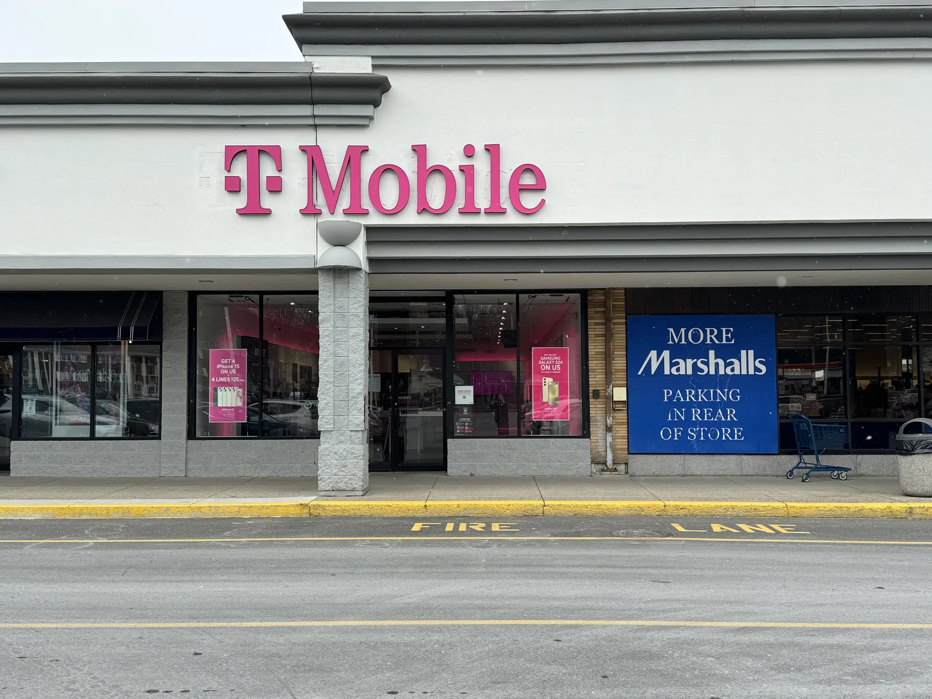 T-Mobile Redstone Shopping Center | Stoneham, MA