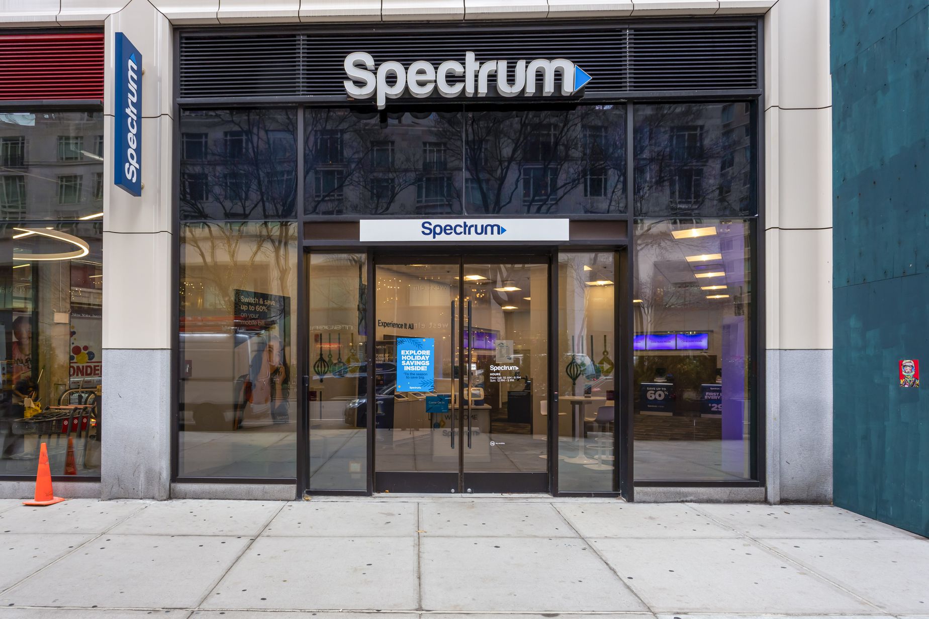 2554 Broadway, New York, NY – Spectrum Store