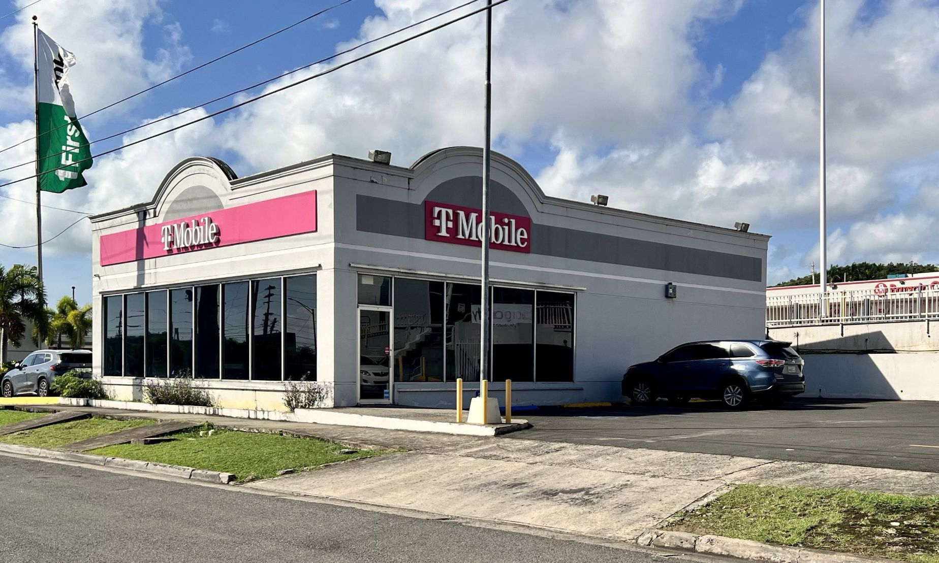 T-Mobile St Rd 3 & Av El Conquistador: Authorized Retailer in Fajardo, PR