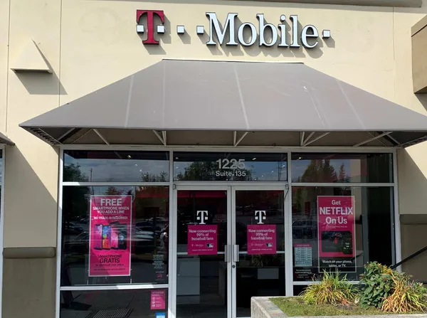 Smart Phones at T-Mobile Sunset & Orleans in Bellingham, WA