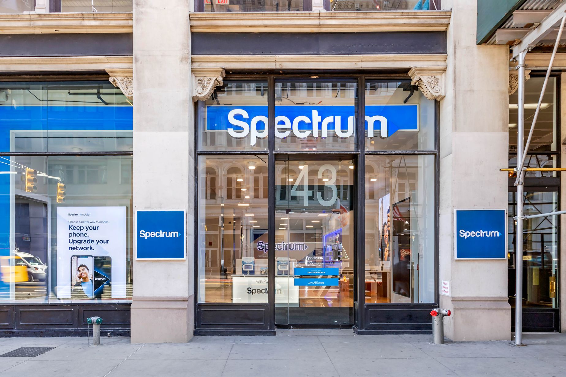 43 W 23rd St, New York, NY – Spectrum Store