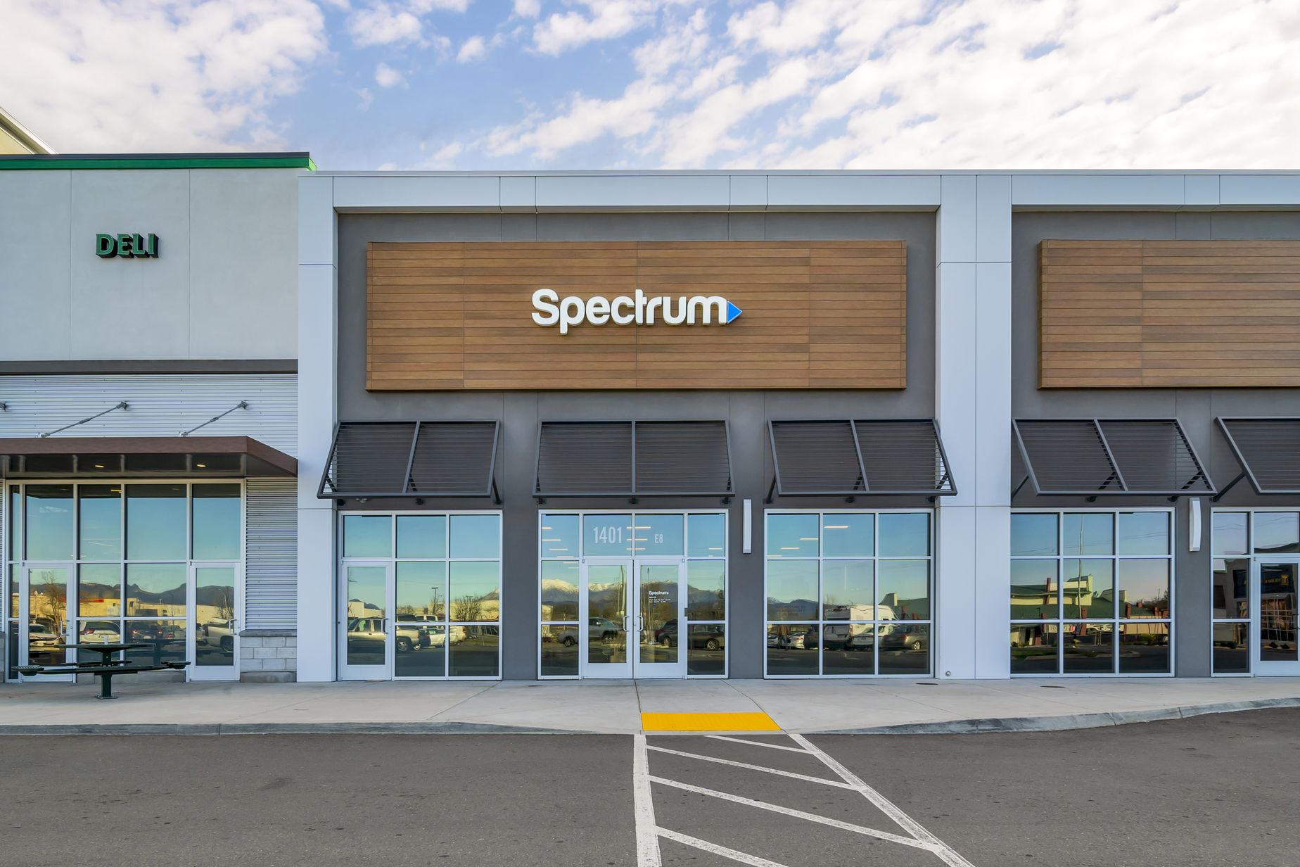 1401 Hilltop Dr, Redding, CA – Spectrum Store